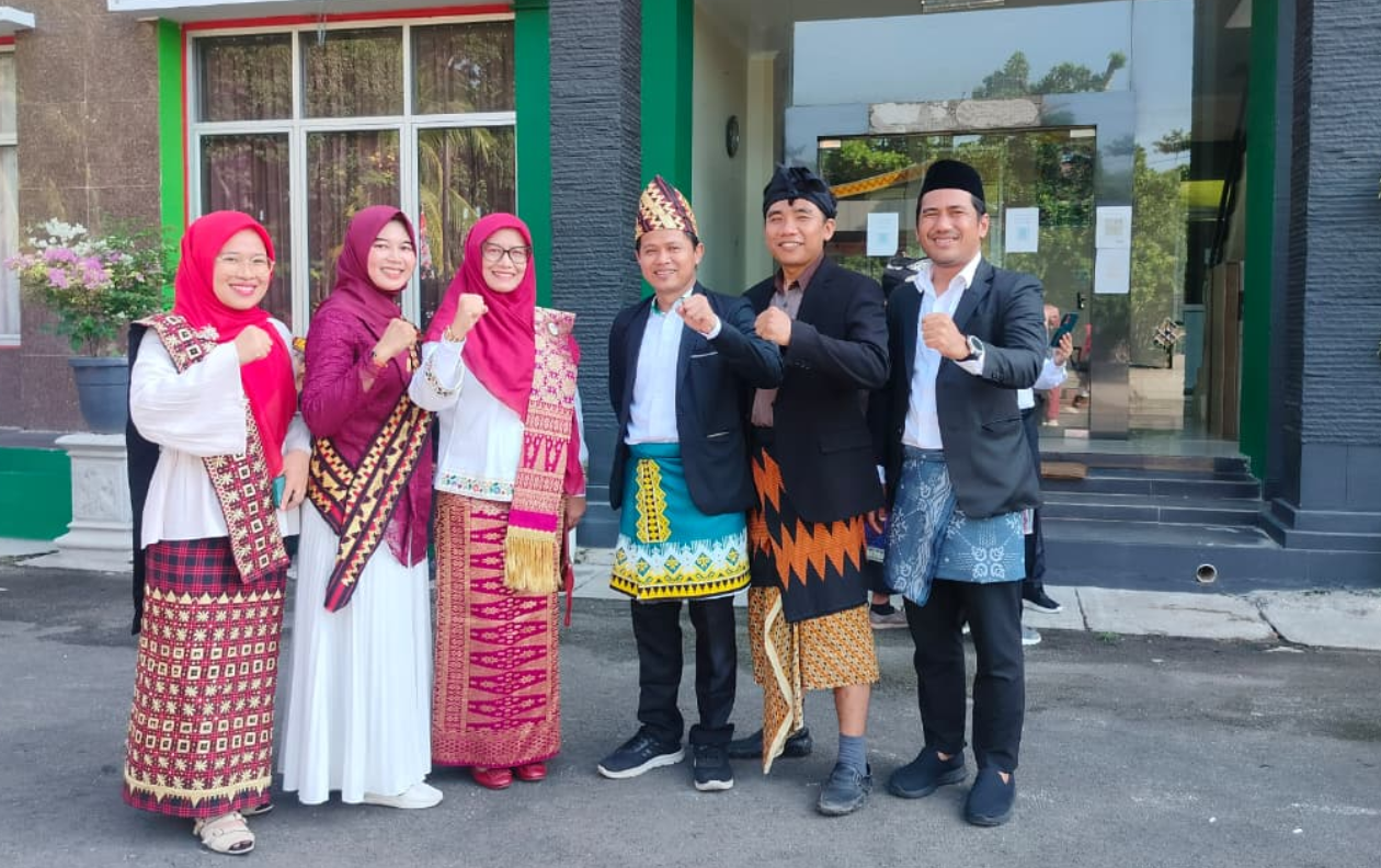 Dosen Prodi PIAUD UIN Jurai Siwo Lampung Ikuti Upacara Bendera 17 ...